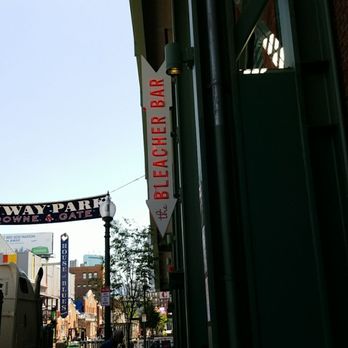 Bleacher Bar - 248 Photos & 381 Reviews - Sports Bars - 82 Lansdowne St ...