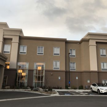 Hampton Inn & Suites Reno West - 116 Photos & 46 Reviews - Hotels - 900 ...