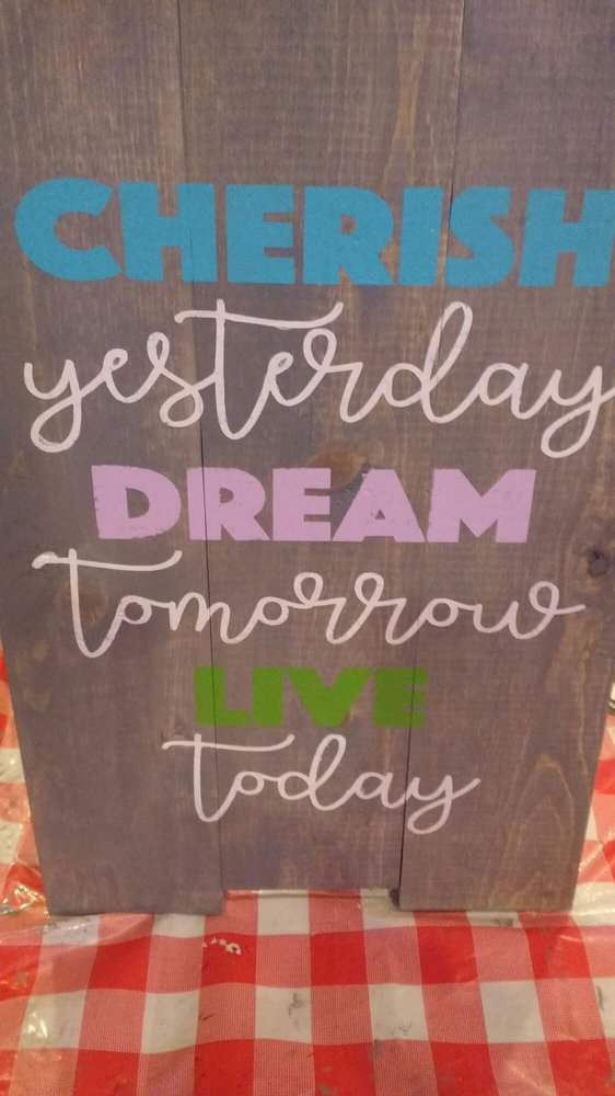 Heartbreakers Bar &Grill - 32 Reviews - Sports Bars - 222 Pioneer Trl ...