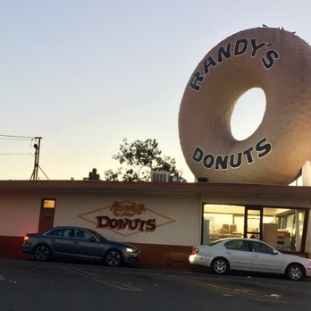 Randy’s Donuts - 1755 Photos & 1600 Reviews - Donuts - Inglewood, CA ...