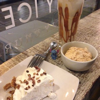 A La Mode Pies West Seattle - 186 Photos & 157 Reviews - Desserts ...