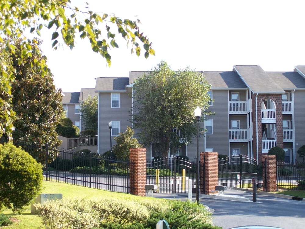 Autumn Ridge Apartments - Get Quote - Apartments - 6100 Barrowood Dr ...