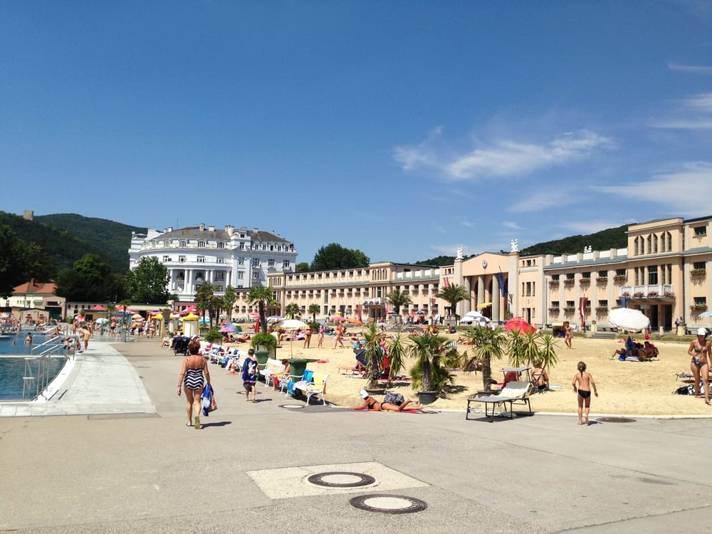 Thermal-Strandbad - Swimming Pools - Helenenstr. 19-21, Baden bei Wien ...