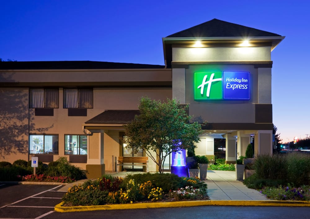 Holiday Inn Express Beloit - 13 Photos & 13 Reviews - Hotels - 2790 ...