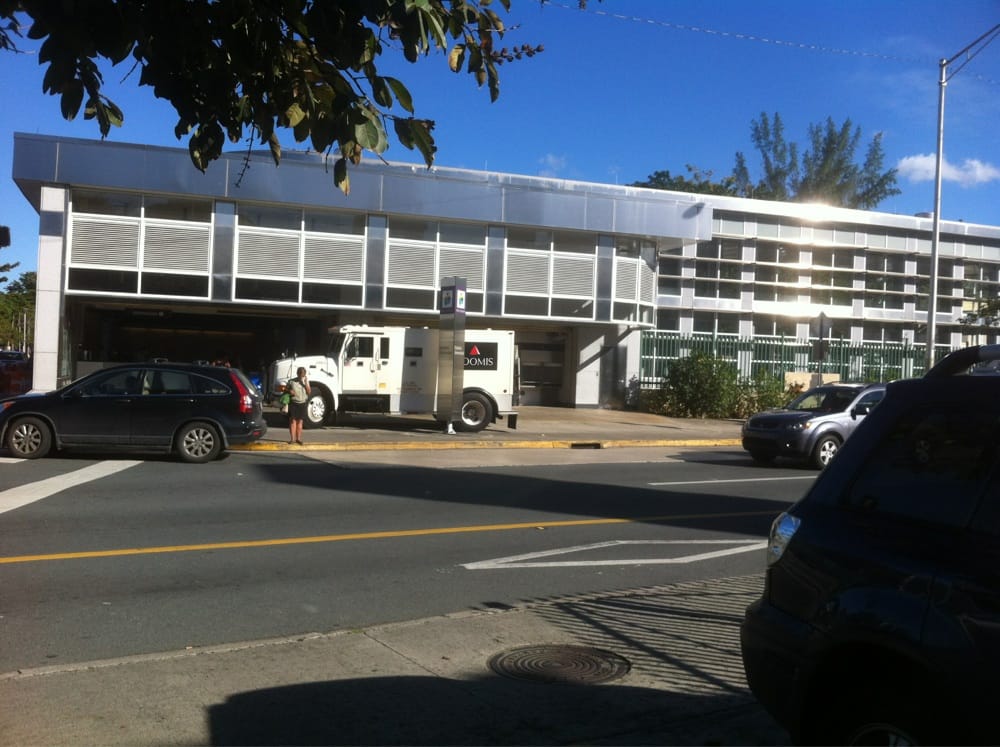 Tren Urbano - Estación Universidad - Train Stations - Av. Juan Ponde de ...