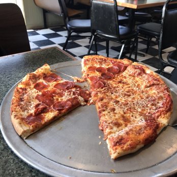 Robbie T’s Pizza - 37 Photos & 41 Reviews - Pizza - 4625 North St ...