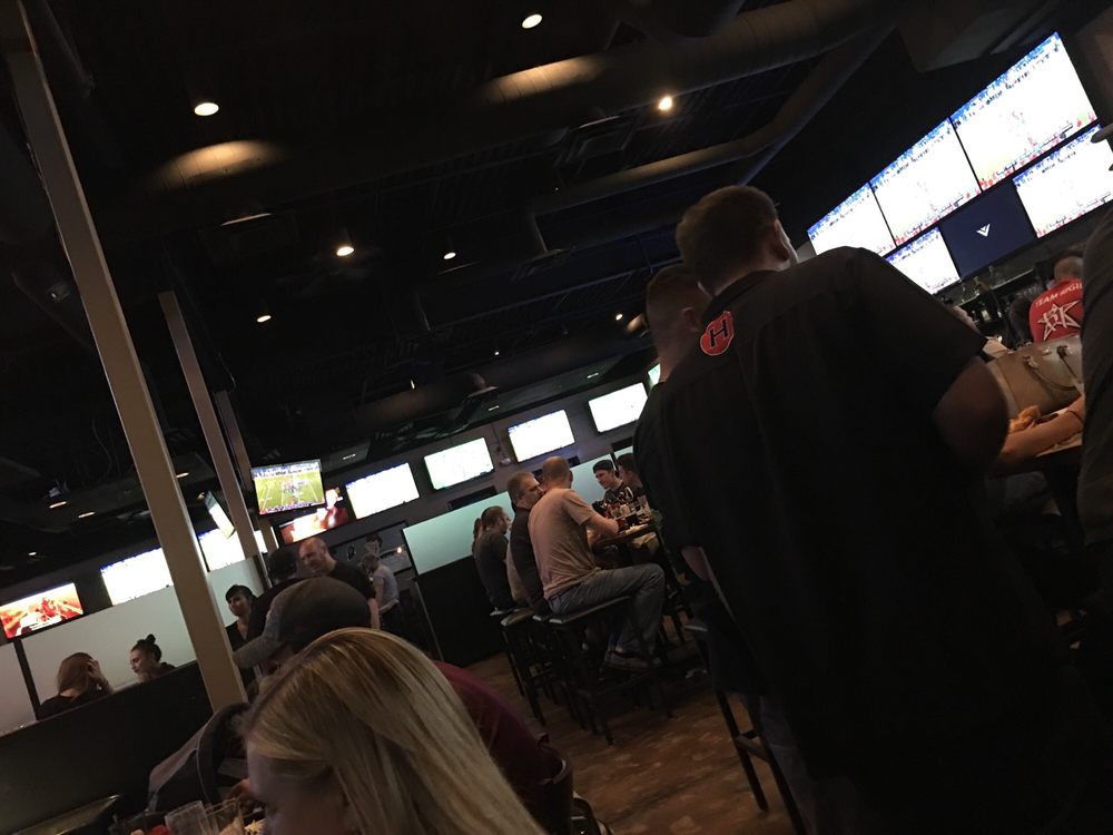 The Hub Grill and Bar - 15 Photos & 36 Reviews - Sports Bars - 1860 S ...