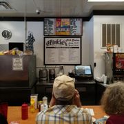 Hinkle’s Sandwich Shop - 60 Photos & 73 Reviews - Burgers - 204 W Main ...