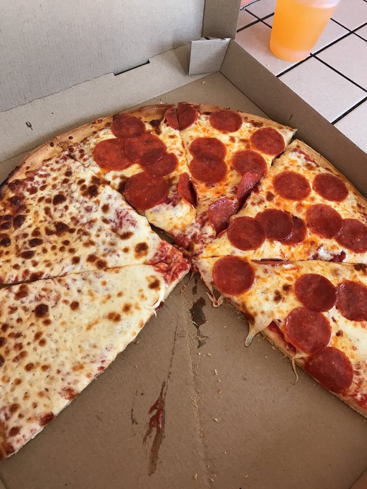 Mr Snack’s - Pizza - 158 Calle Luna, San Germán, PR - Restaurant ...