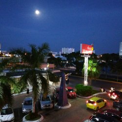 Plaza Monarca - Shopping Centers - Av. Xcaret Supermanzana 35 ...