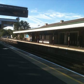 Pinner Tube Station - 16 Photos - Public Transportation - Station ...