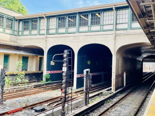 MTA - 86th Street Subway Station, Brooklyn, NY - MapQuest