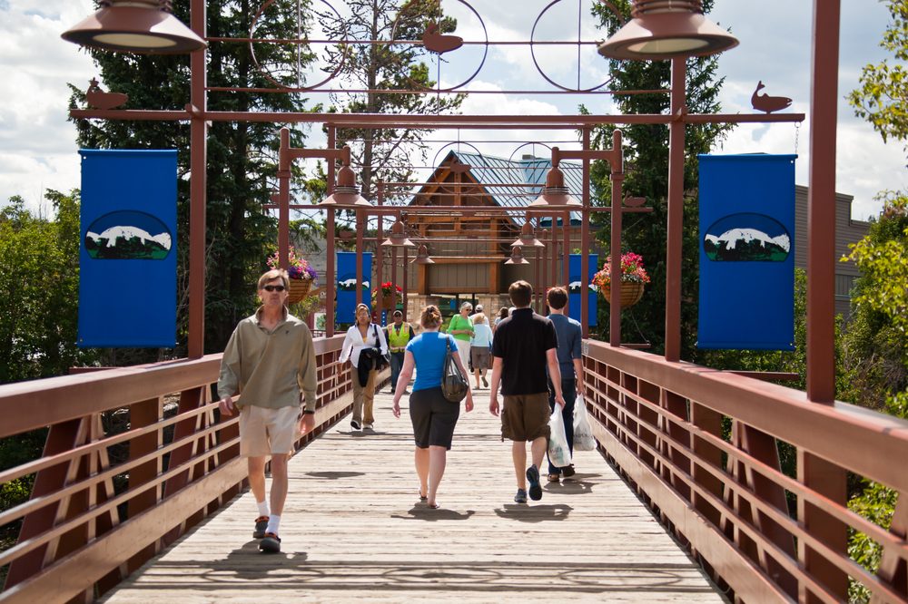 Outlets at Silverthorne - 26 Photos & 26 Reviews - Outlet Stores - 246 ...