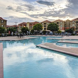 University Pointe - 30 Photos & 12 Reviews - Apartments - 2323 Glenna ...