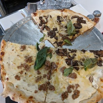 Oakwood Pizza Box - 63 Photos & 66 Reviews - Pizza - 610 N Person St ...