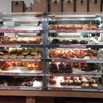 Do-Rite Donuts & Chicken - 805 Photos & 602 Reviews - Donuts - 233 E ...