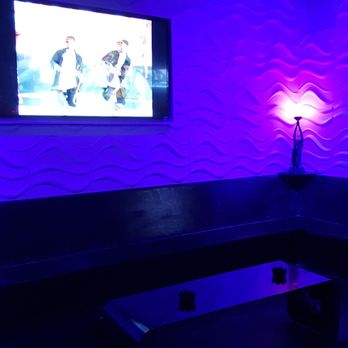 5 Star Saloon - 278 Photos & 90 Reviews - Gay Bars - 132 West St ...