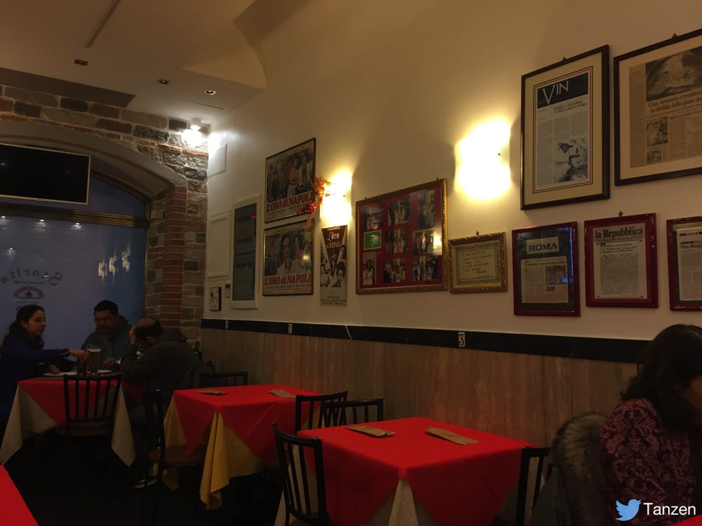 Starita - 168 Photos & 84 Reviews - Pizza - Via Materdei 27, Centro ...