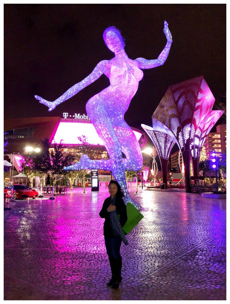 Bliss Dance Statue - 21 Photos - Public Art - 6 Park Ave, The Strip ...