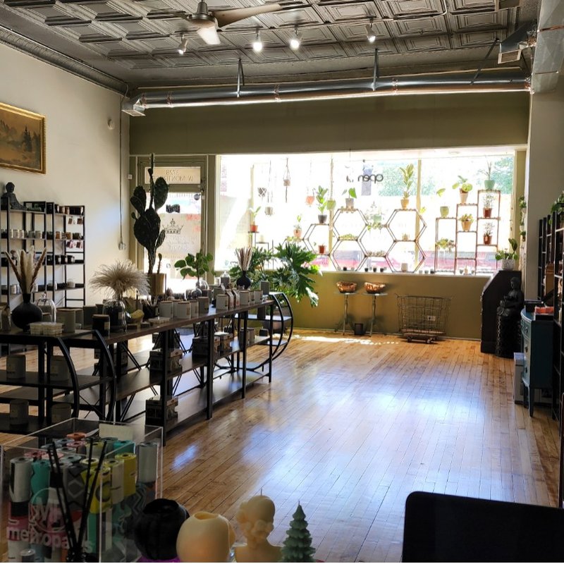 THE SCENT QUEENS CANDLE & APOTHECARY SHOPPE - 3728 W Montrose Ave ...